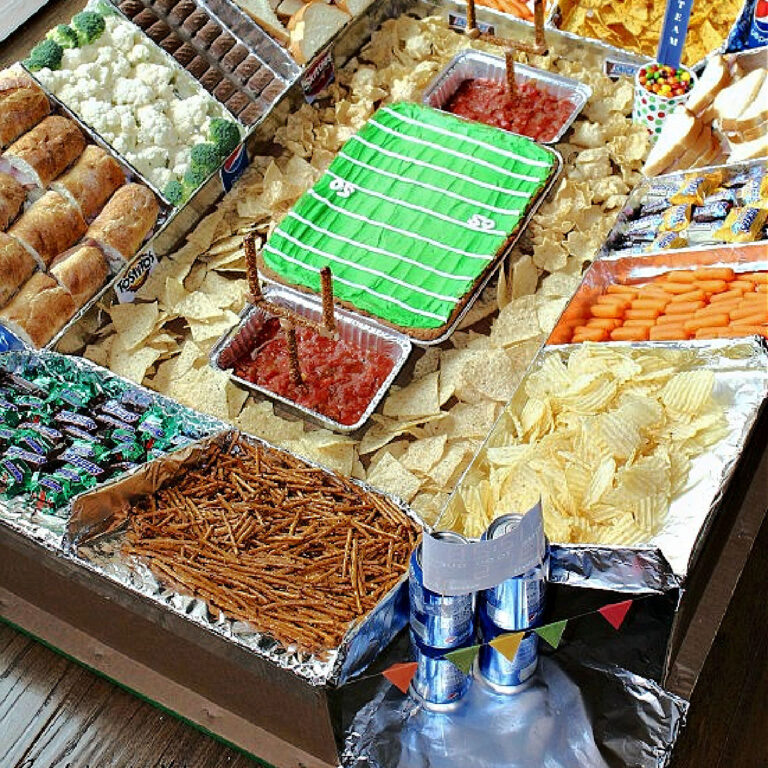 Game Day Snack Stadium - Baking With Mom