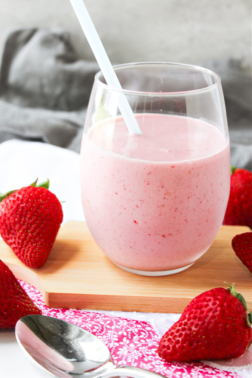 Dairy Free Strawberry Shake - Baking With Mom