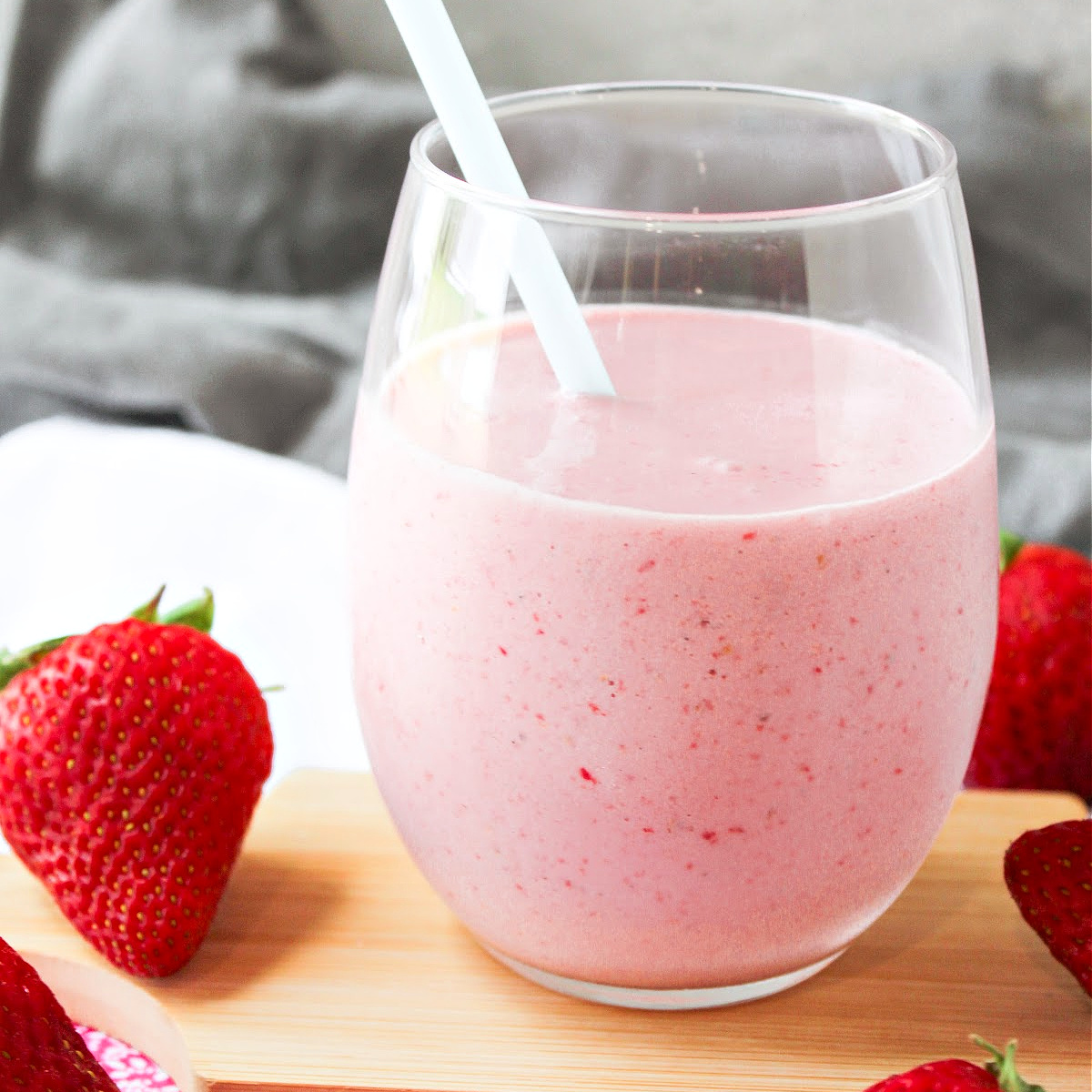 Dairy Free Strawberry Shake - Baking With Mom